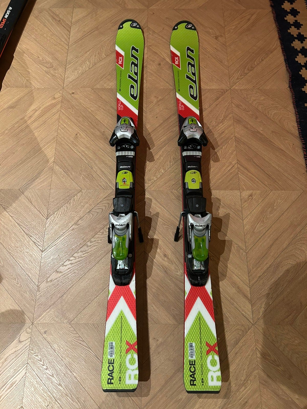 Elan carving alpinski til junior | FINN-torget