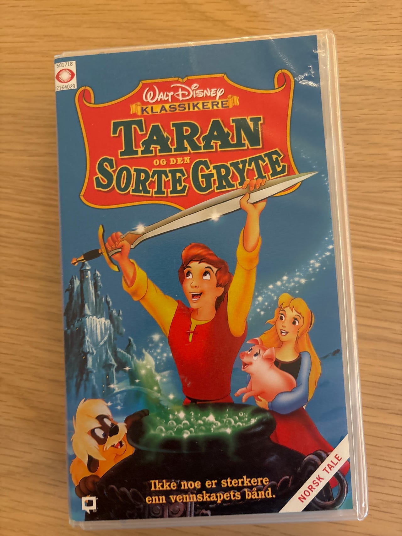 Taran og den Sorte Gryte (VHS) | FINN-torget