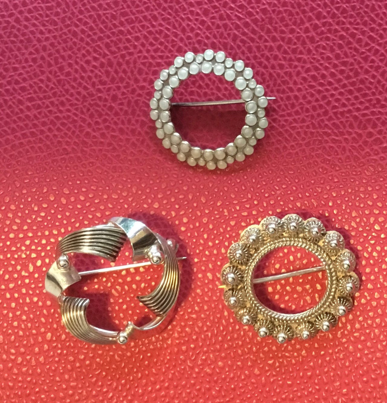 Tre vintage sølv brosjer | FINN-torget