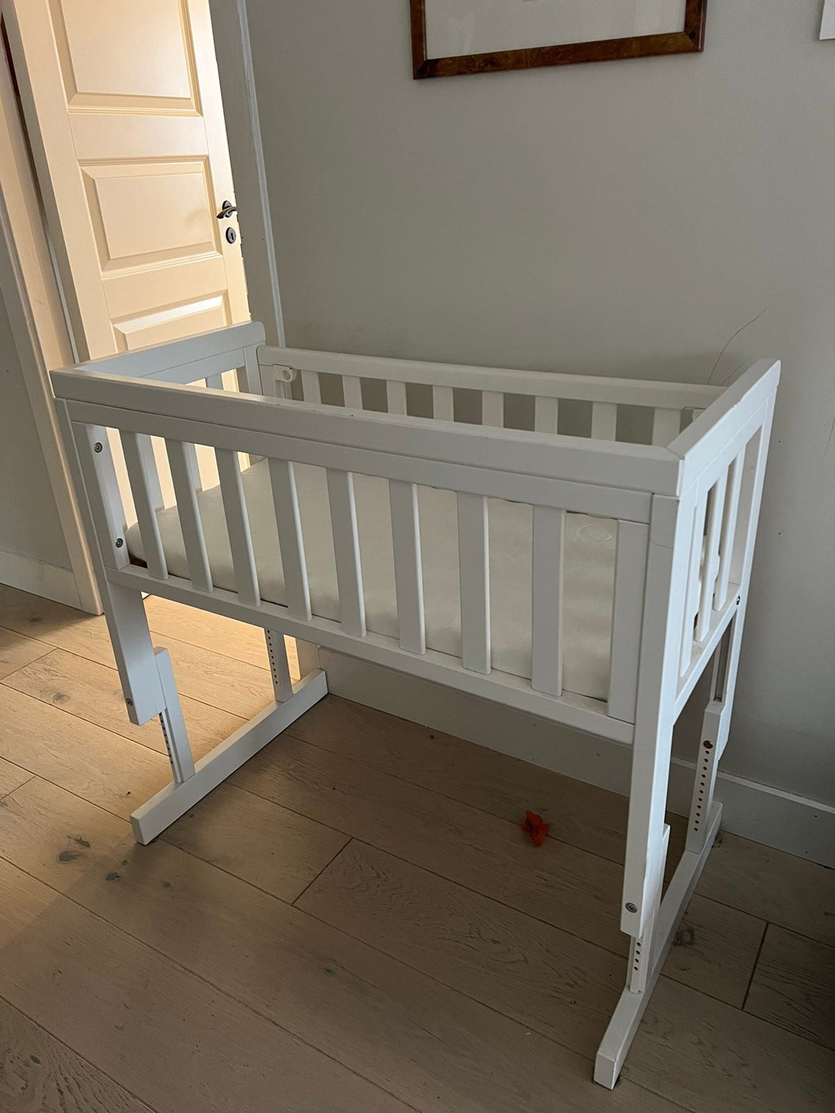 Troll bedside crib selges billig mot rask henting | FINN-torget