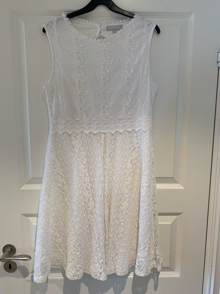 Kjole fra Haust str. 38 | FINN-torget