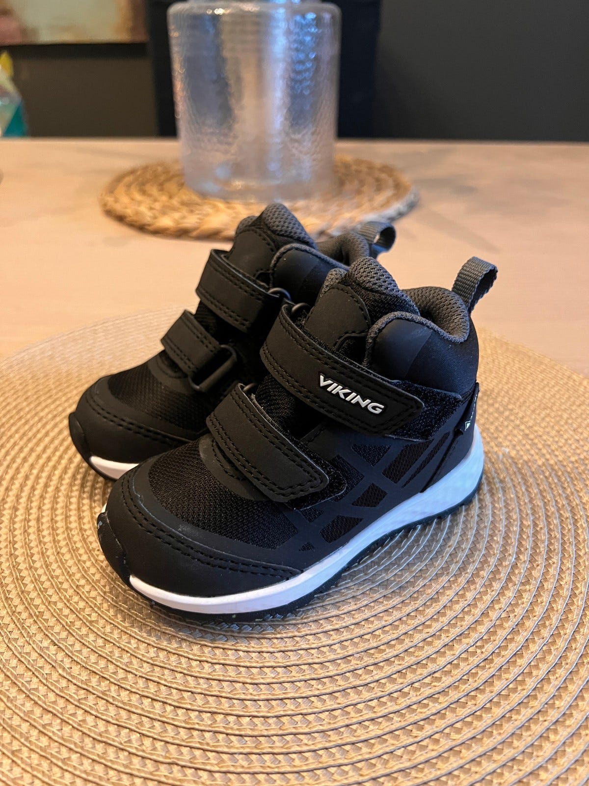 Viking Kids' Veme Reflex Mid GORE-TEX Black | FINN-torget