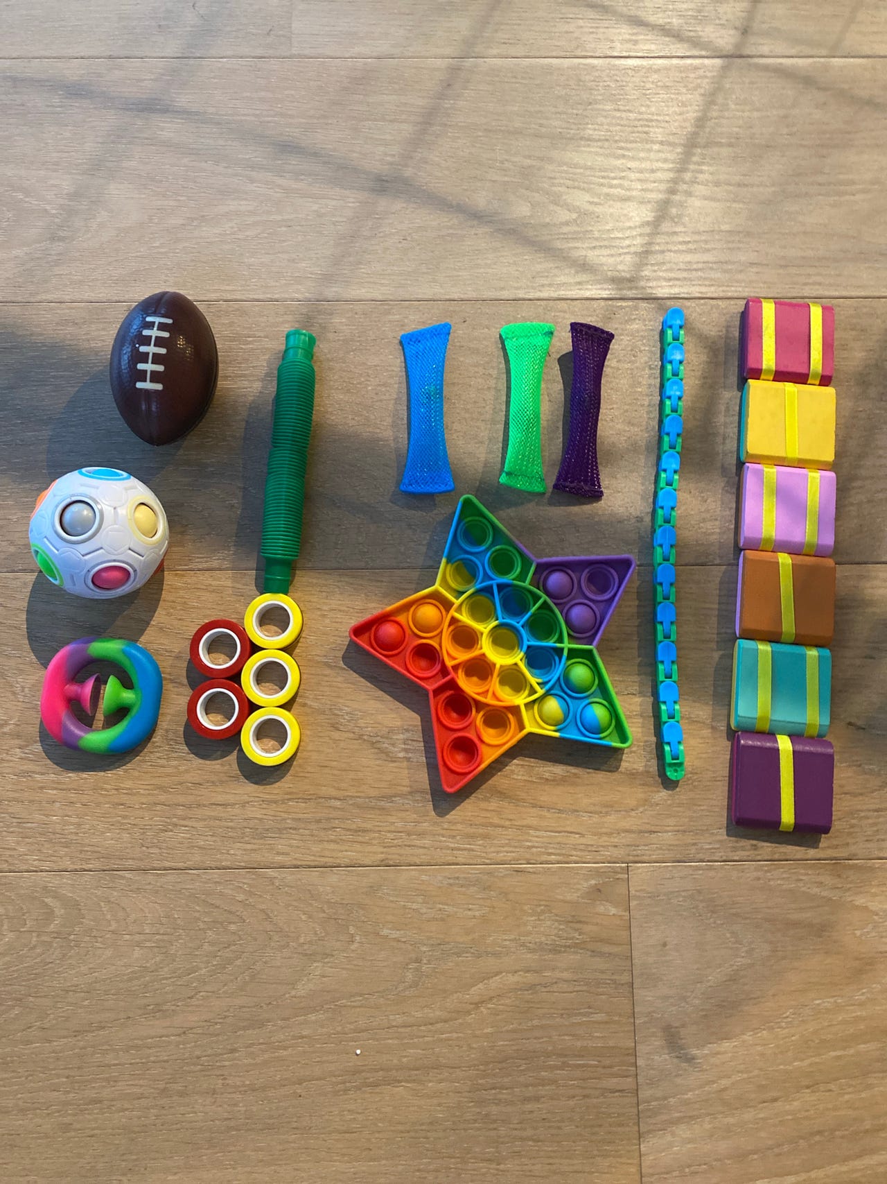 Fidget toys/ fikle leker | FINN-torget