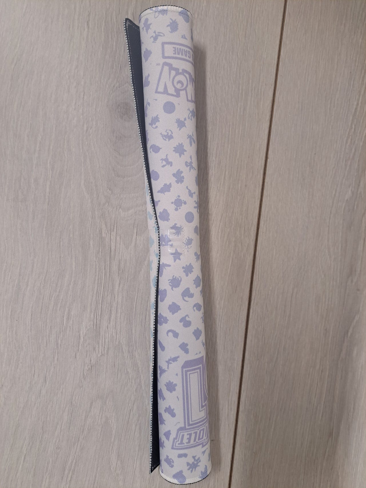 Ultra Pro 151 Playmat – Mew & Kanto Pokedex | FINN-torget