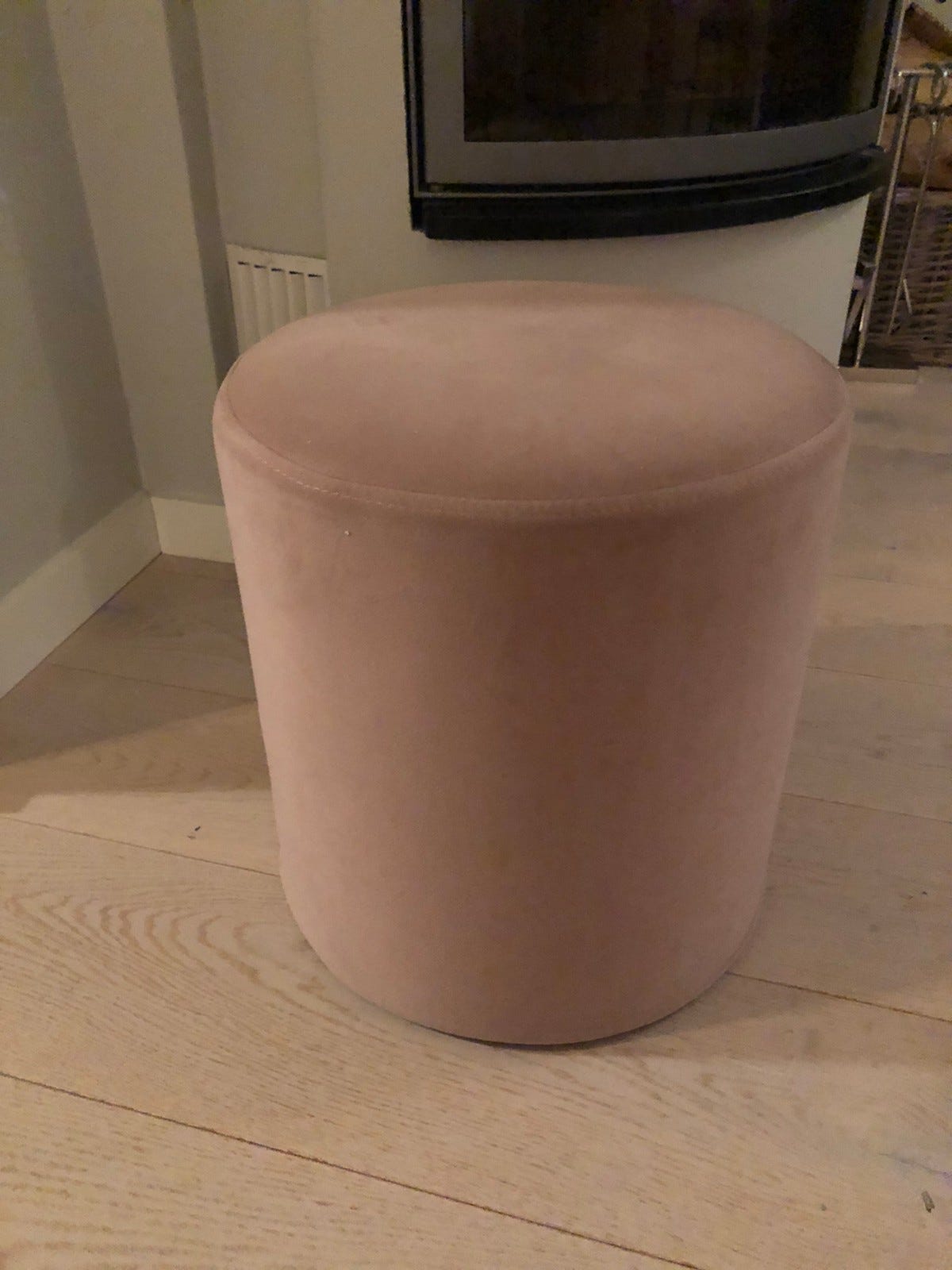 Rosa puff fra Kid | FINN-torget