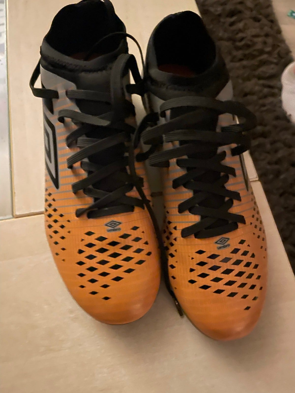 Fotballsko 40,5 | FINN-torget