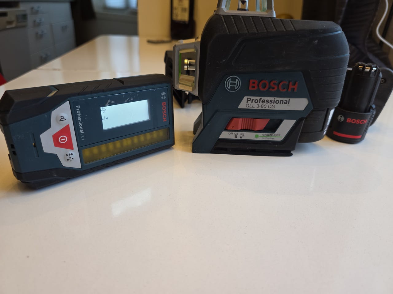 Linjelaser Bosch GLL 3-80 CG Professional; 2x2,0 Ah batt. | FINN-torget