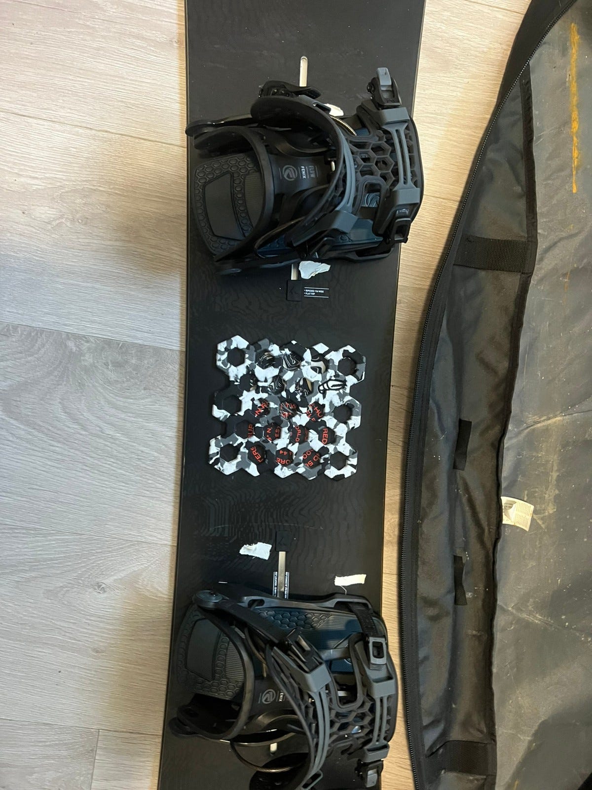 Snowboard Burton 156 W (flat top) + Flow Fenix Black bindinger L/XL ...