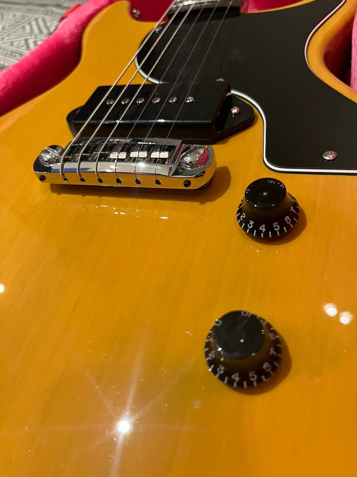 Harley Benton DC Junior Tv Yellow | FINN-torget