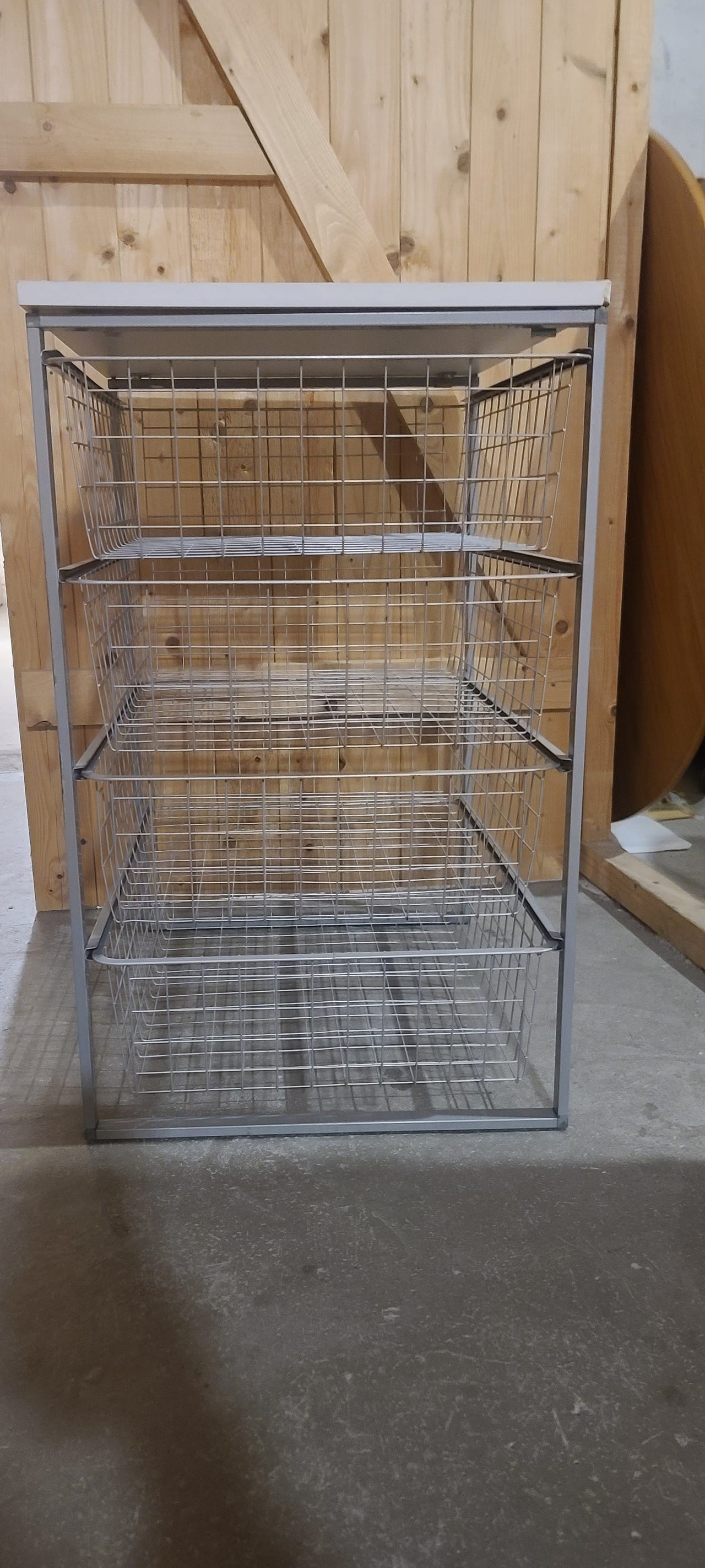 Skap med 4 trådkurver fra IKEA | FINN-torget