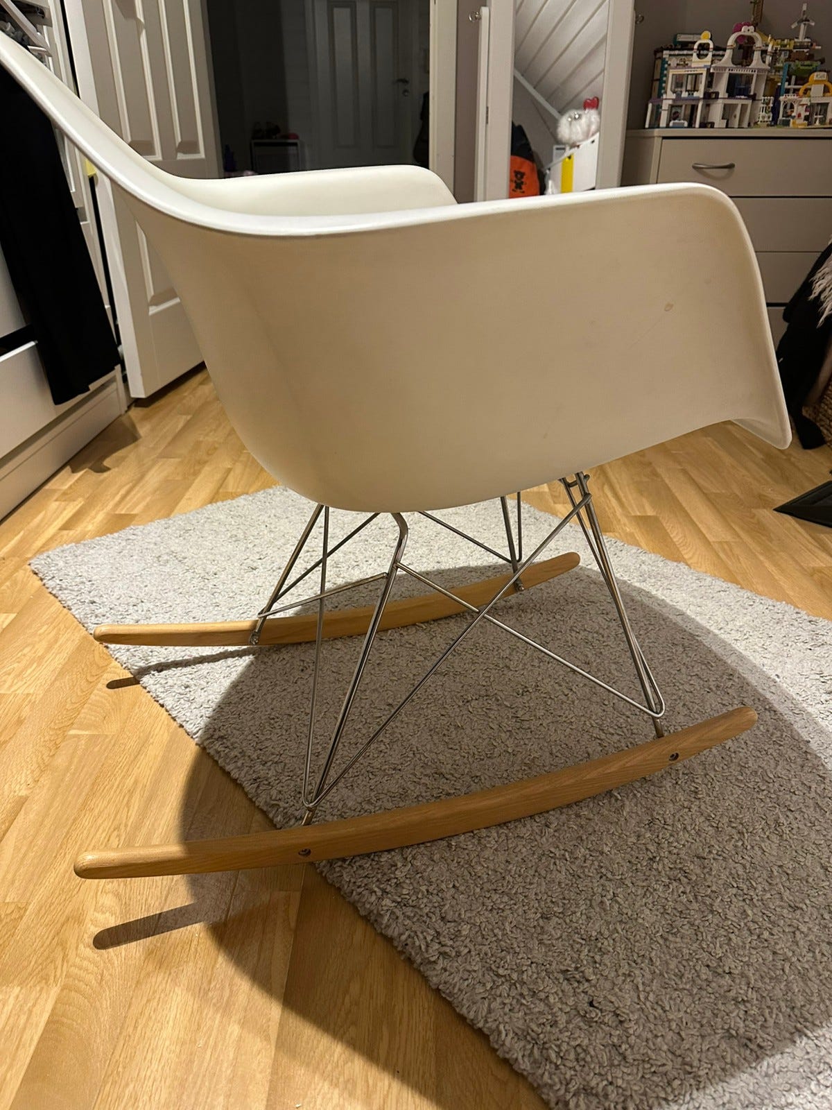 Gyngestol i plast | FINN-torget