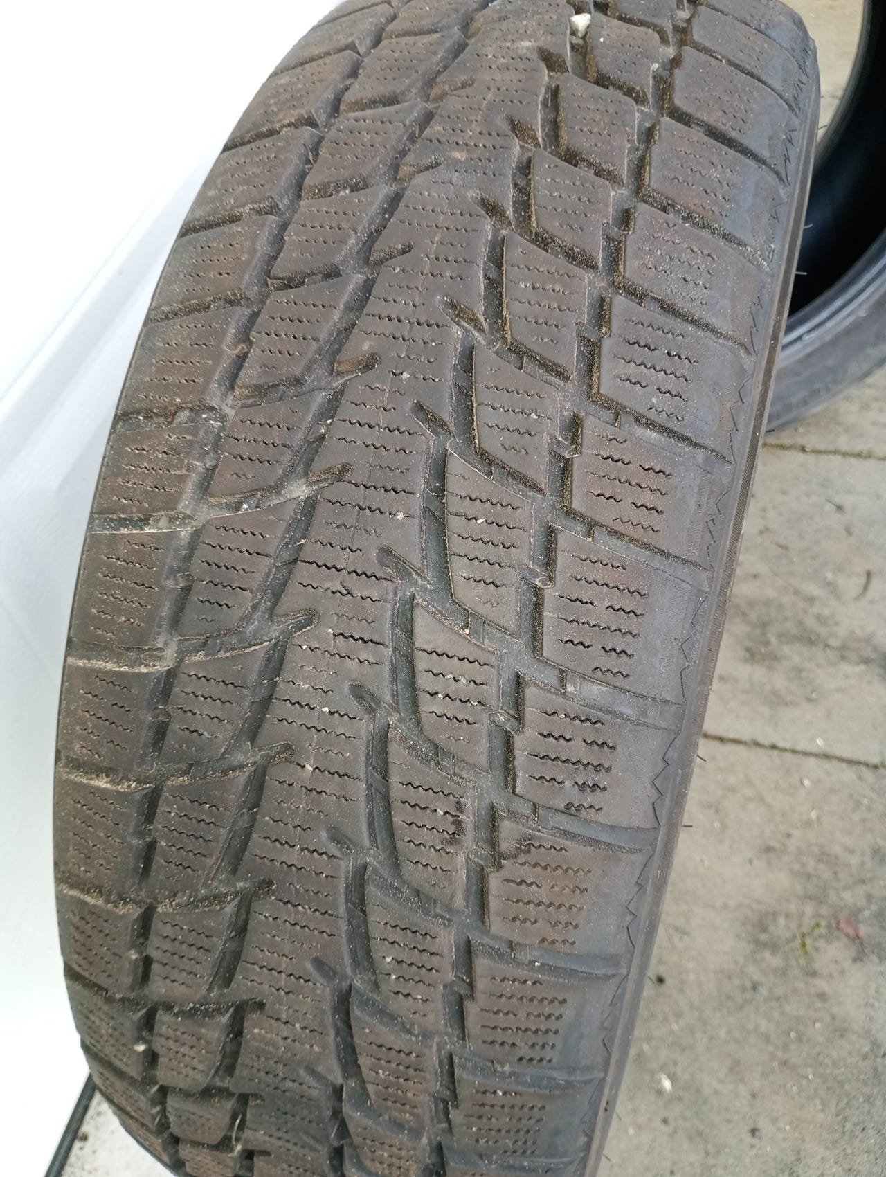 4 stk Vinterdekk piggfritt 215x65xR16 102T | FINN-torget