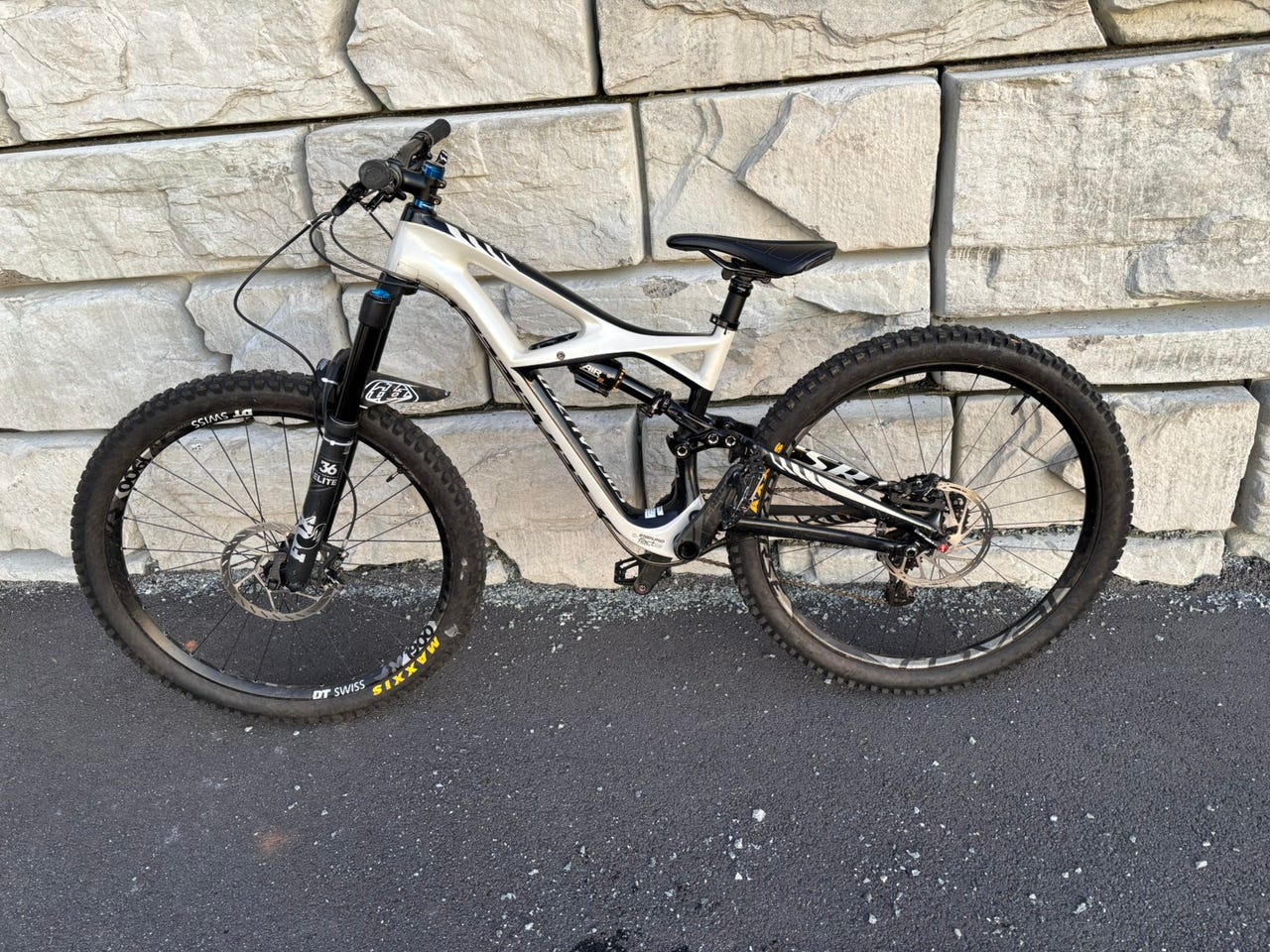 Specialized Carbon str S | FINN-torget