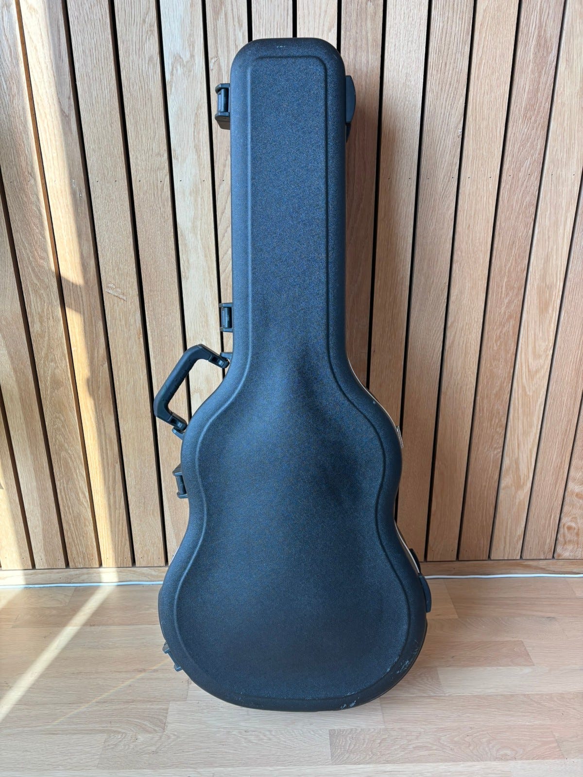 Gitarkasse SKB | FINN-torget