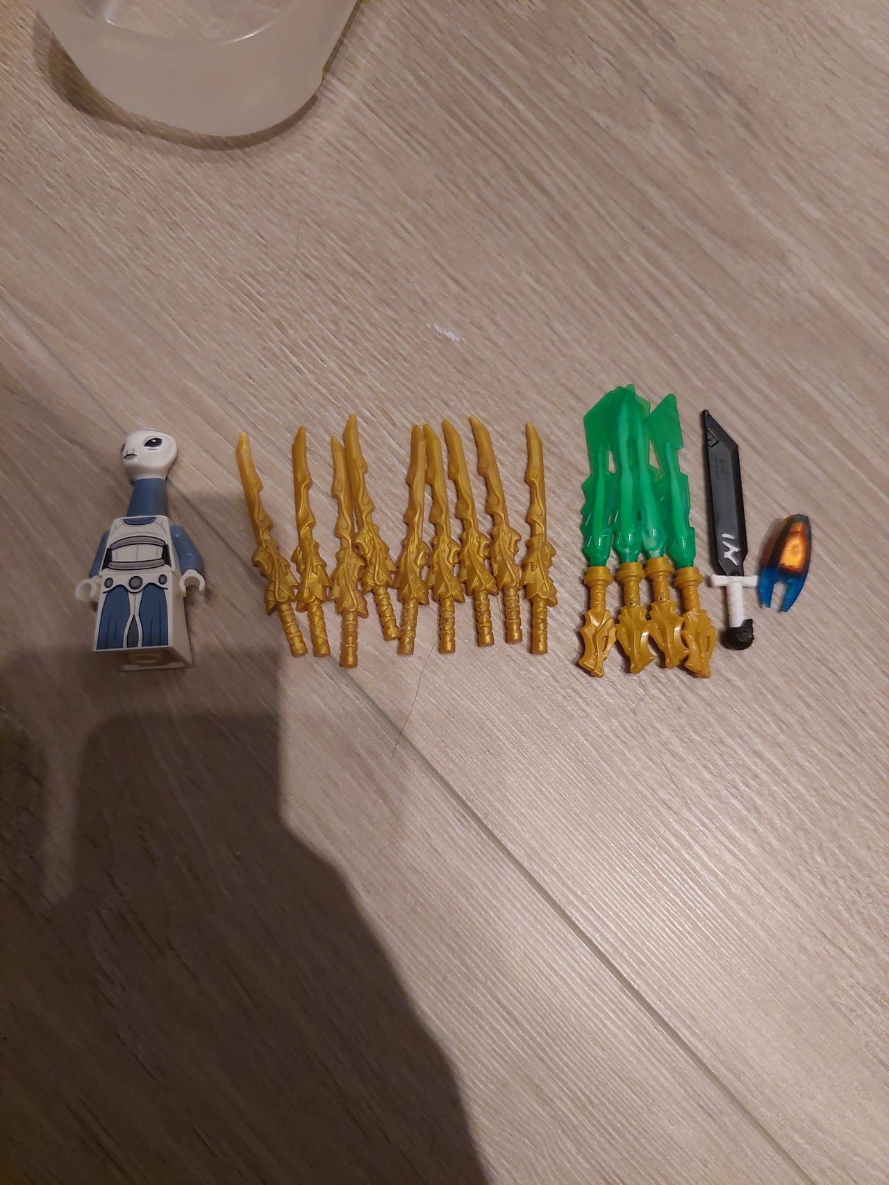 Lego mini figur og sverd | FINN-torget