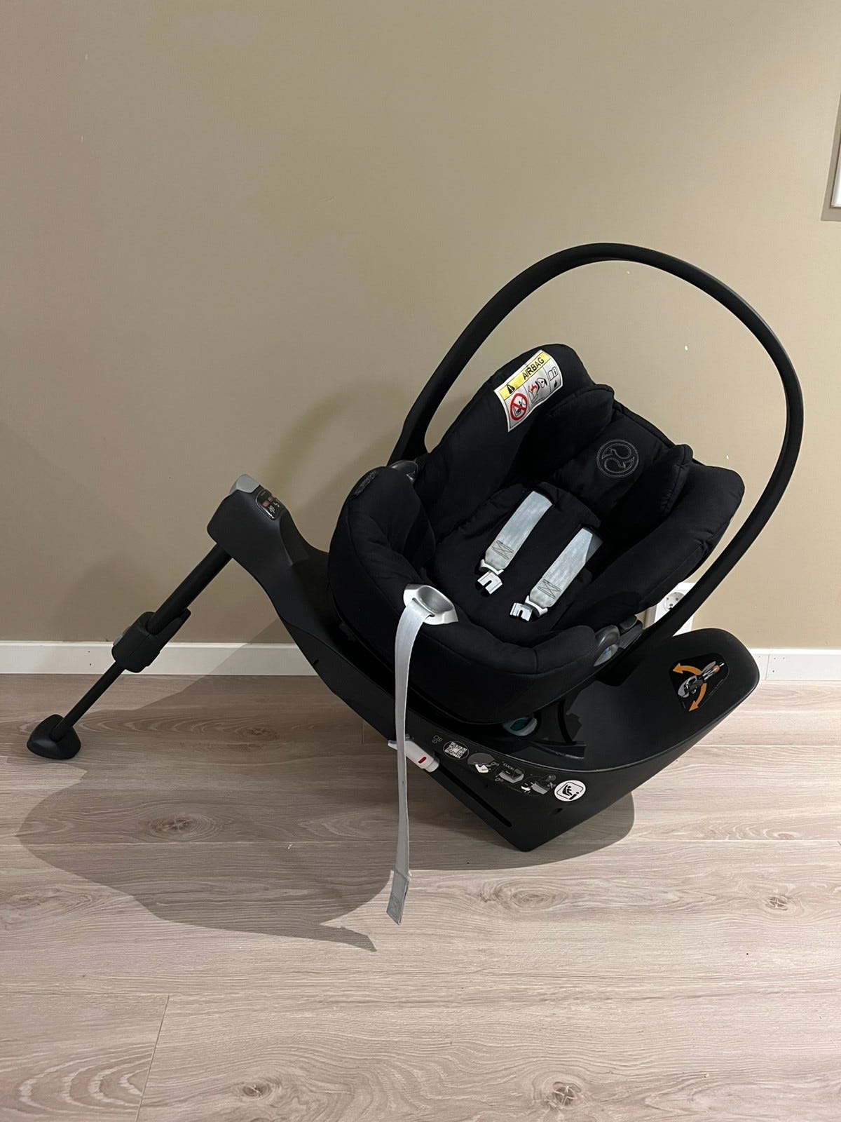 Cybex Cloud Z i-Size + Cybex Base Z-one | FINN-torget