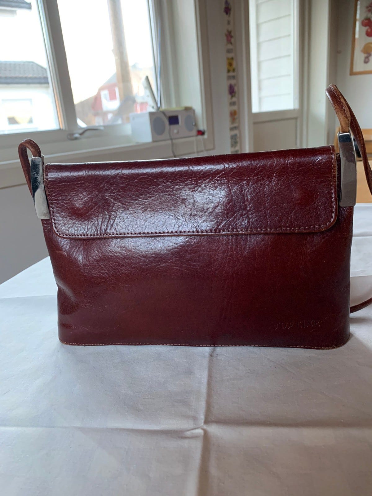 Brun skulderveske. | FINN-torget