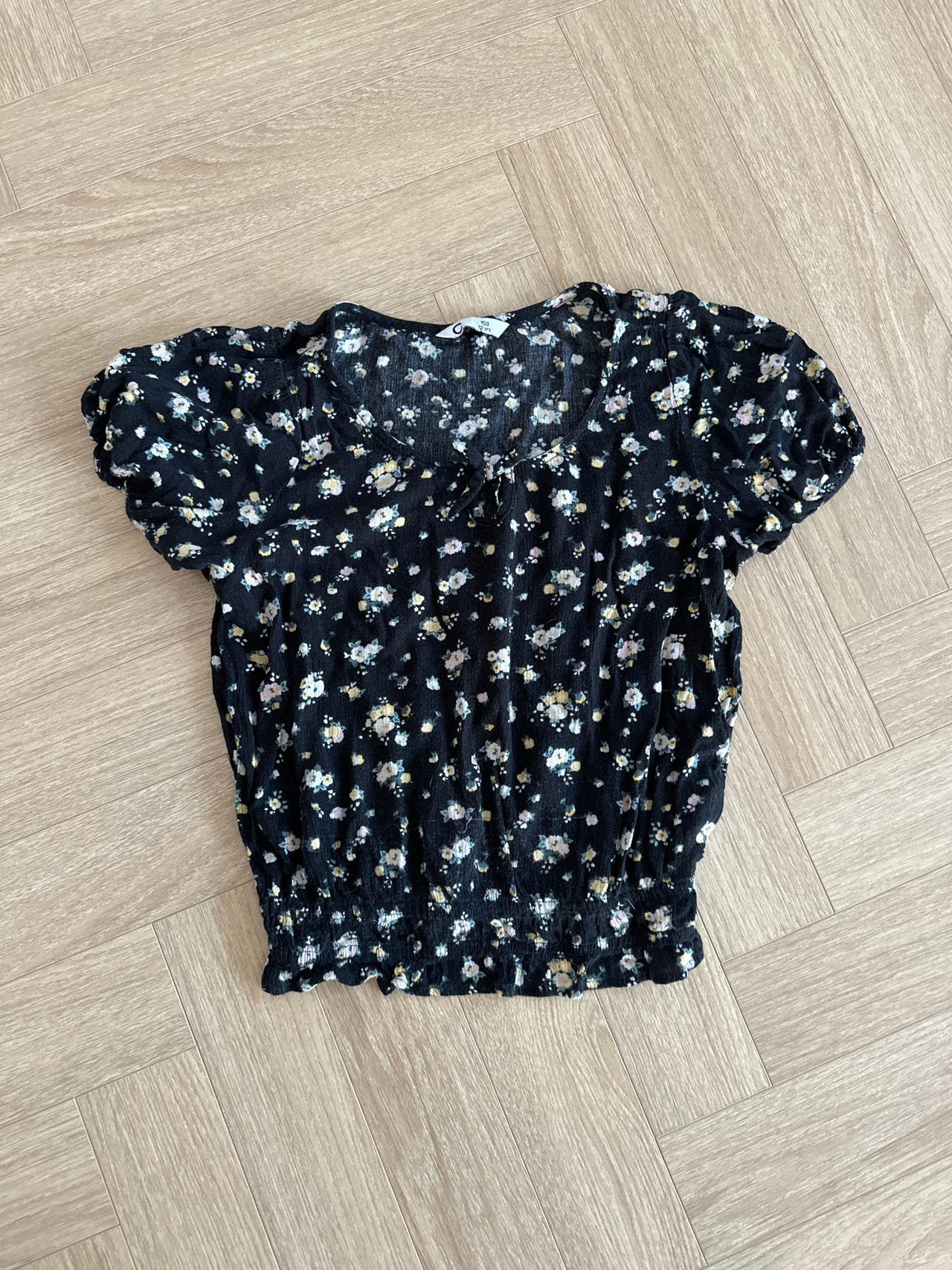 Blomstrete topp | FINN-torget