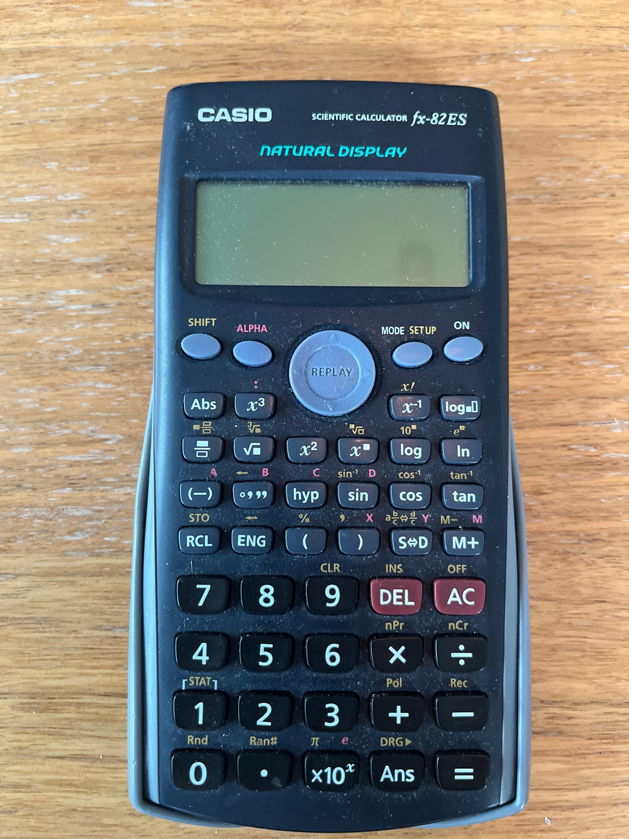 Casio fx-82 ES scientific calculator | FINN-torget