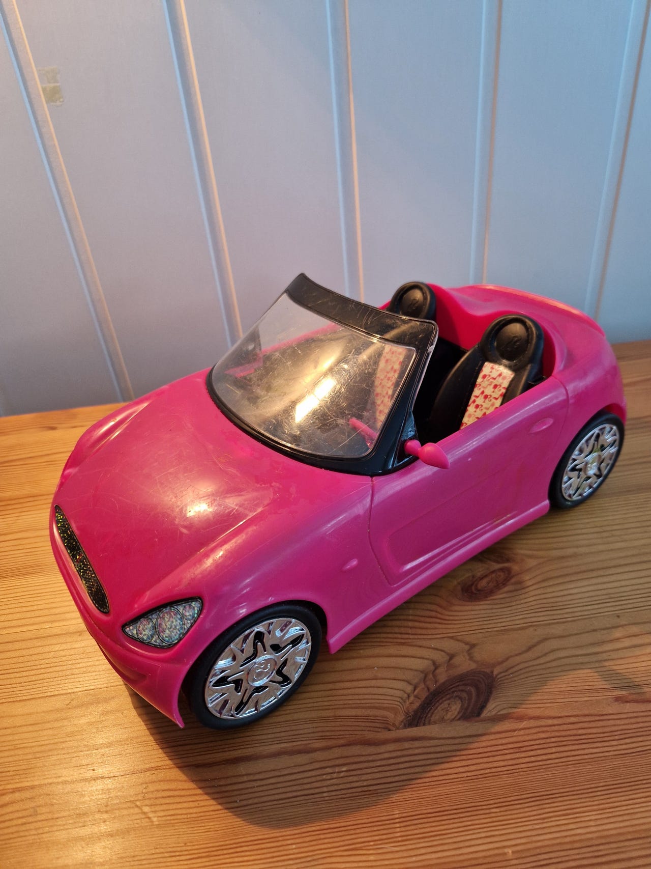 Rosa Barbie bil | FINN-torget