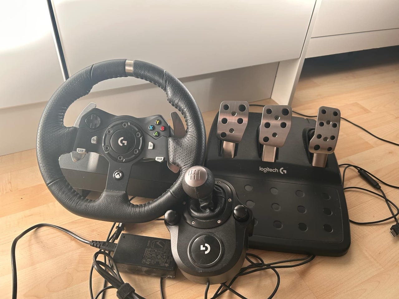 Logitech g920 ratt, pedaler og girkasse | FINN-torget