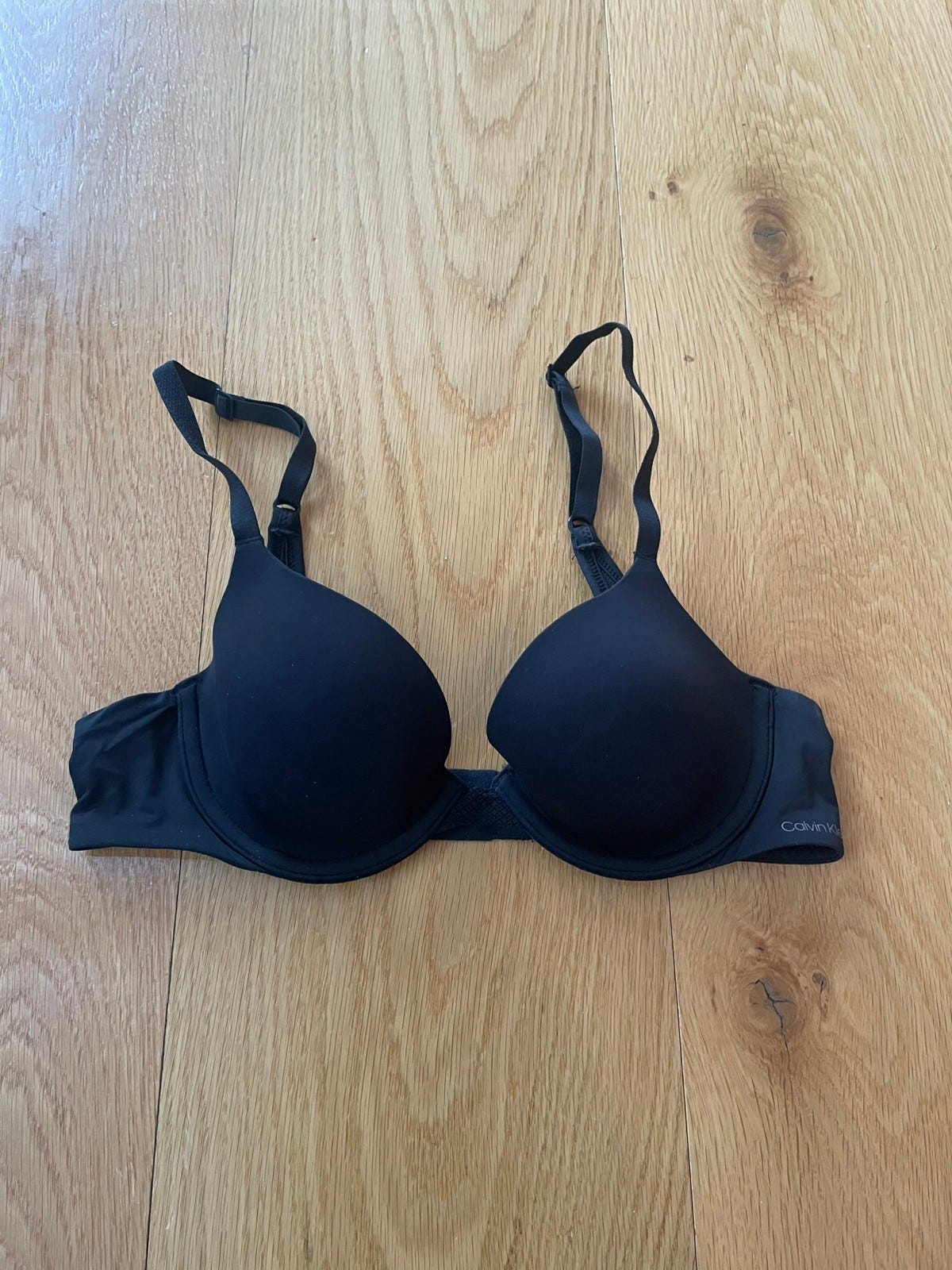 Calvin Klein BH 70A | FINN-torget