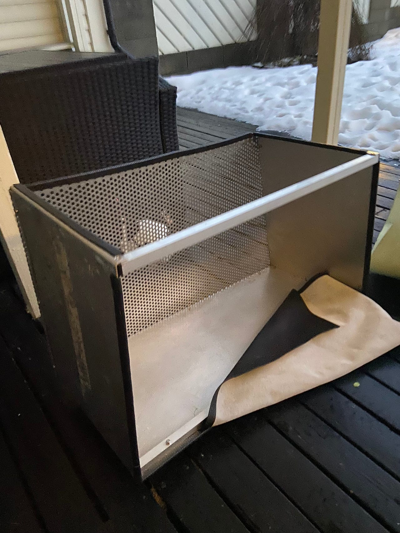 Hundebur Tesla Model 3 | FINN-torget