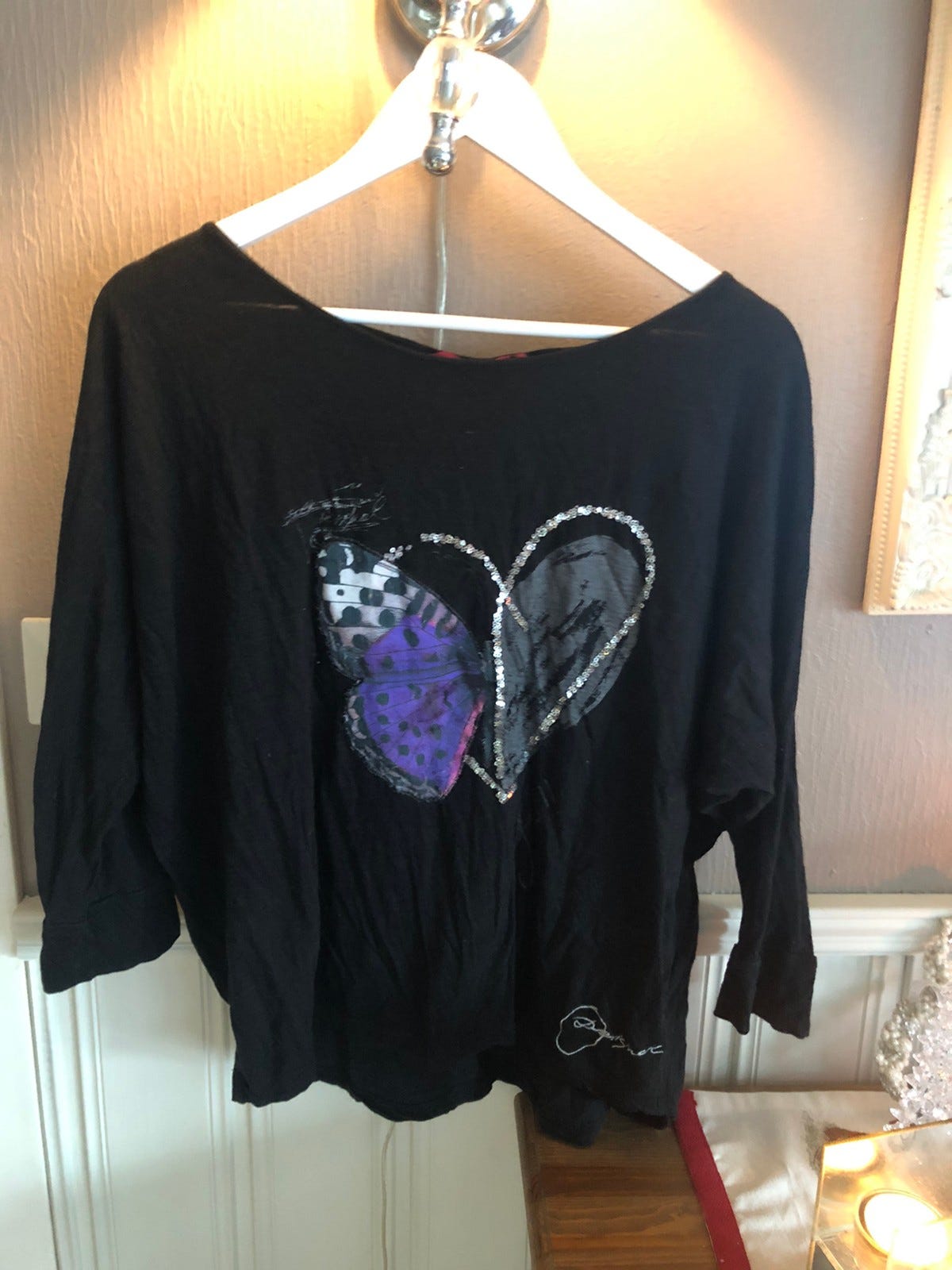 Desigual genser med fint hjerte .Passer M/L | FINN-torget