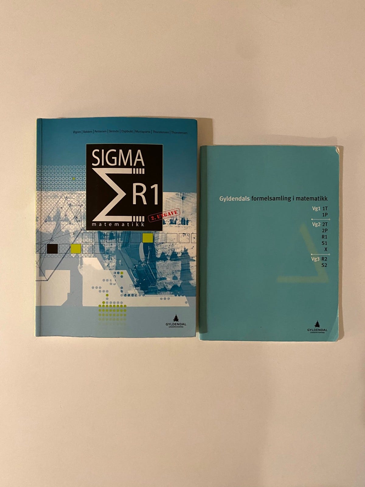Sigma R1 og Gyldendals formel samling i matematikk for vgs | FINN-torget