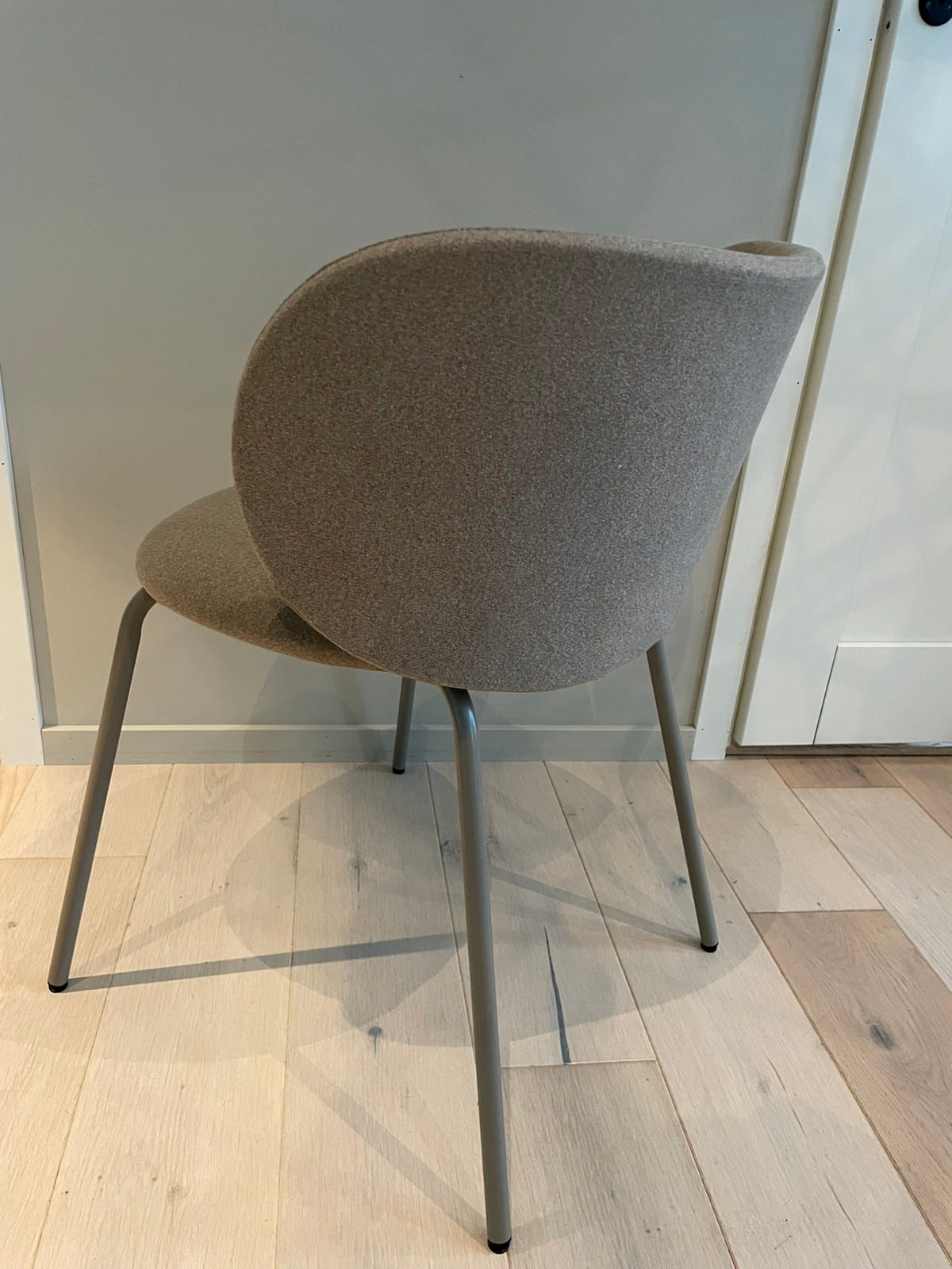 Krylbo stol mørk beige - som ny | FINN-torget