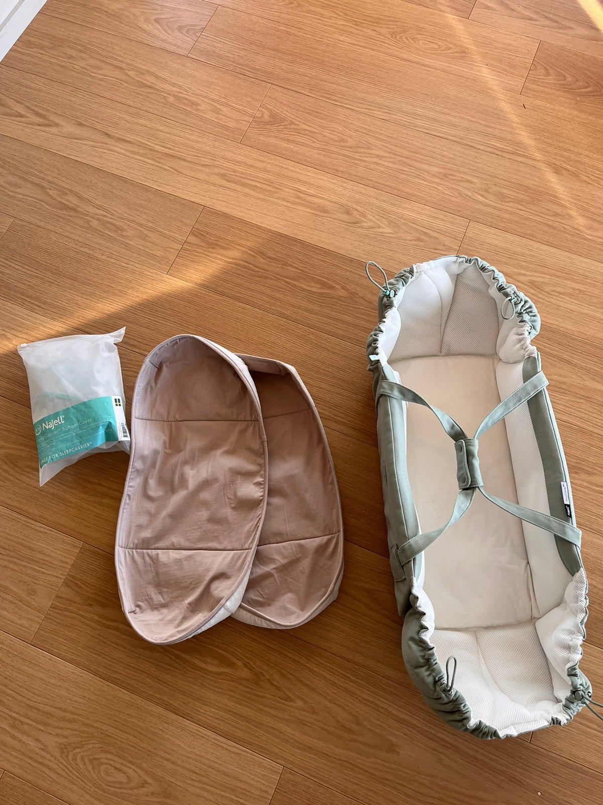 Najell sleepcarrier med to laken og bottom cover (grønn) | FINN-torget