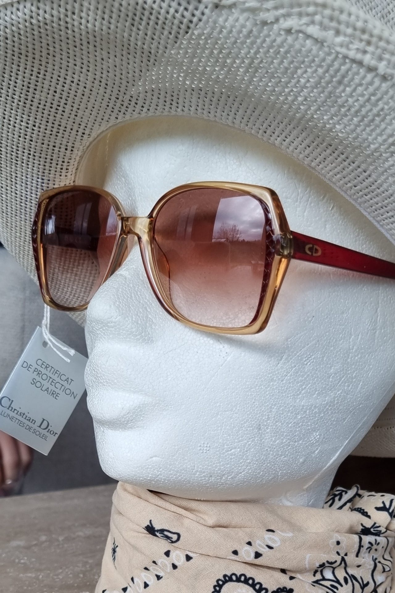 Vintage solbriller rød/transparent fra C.Dior | FINN-torget
