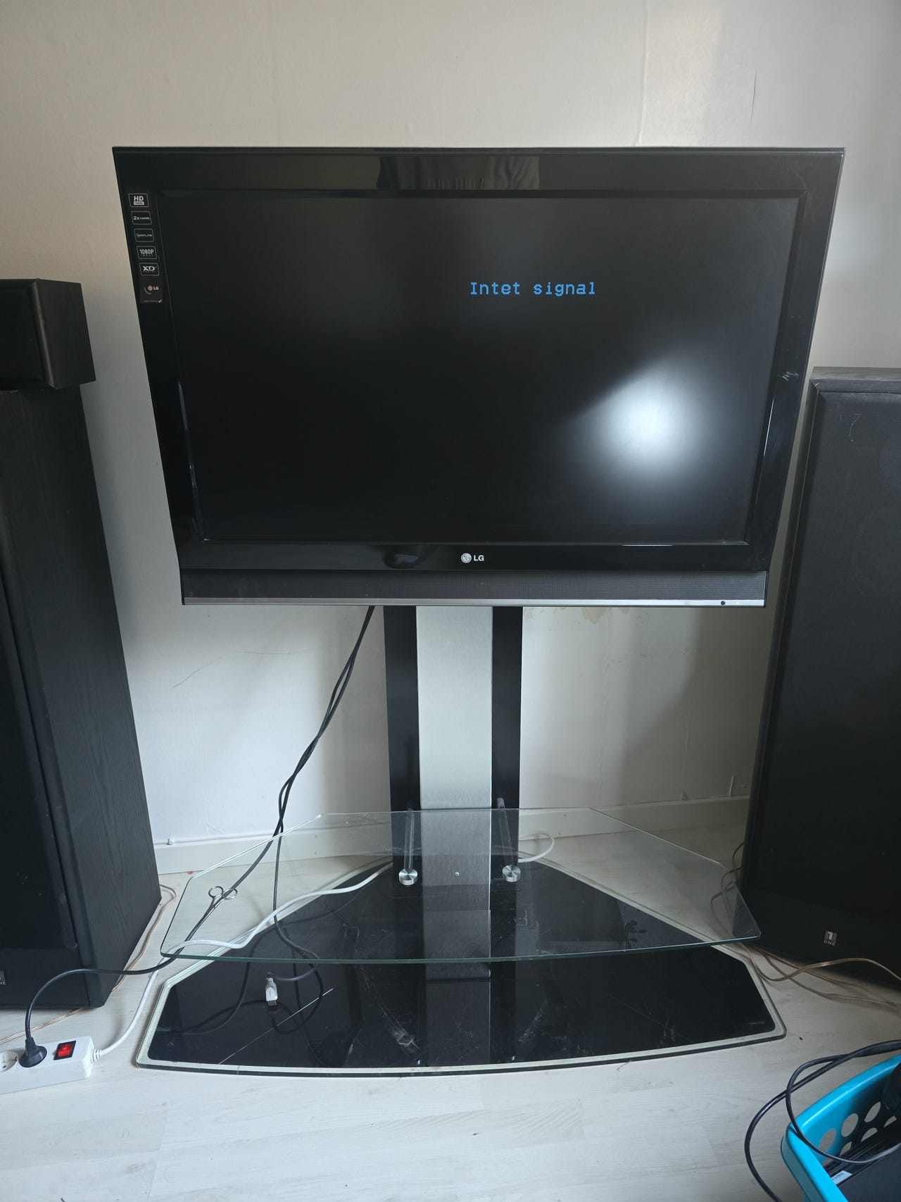 Fint brukt tv med tv bord | FINN-torget