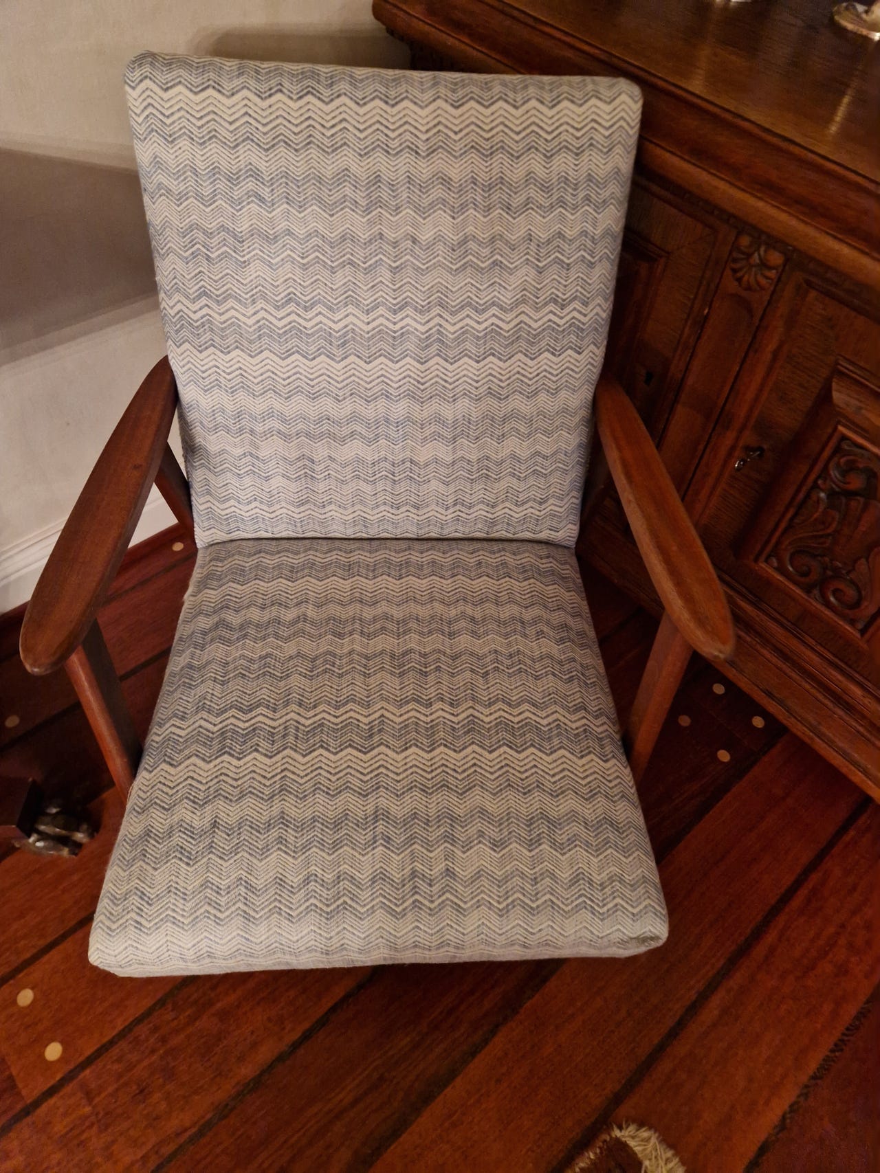 2 stk fine stoler i teak hb kr 2000 pr stk | FINN-torget