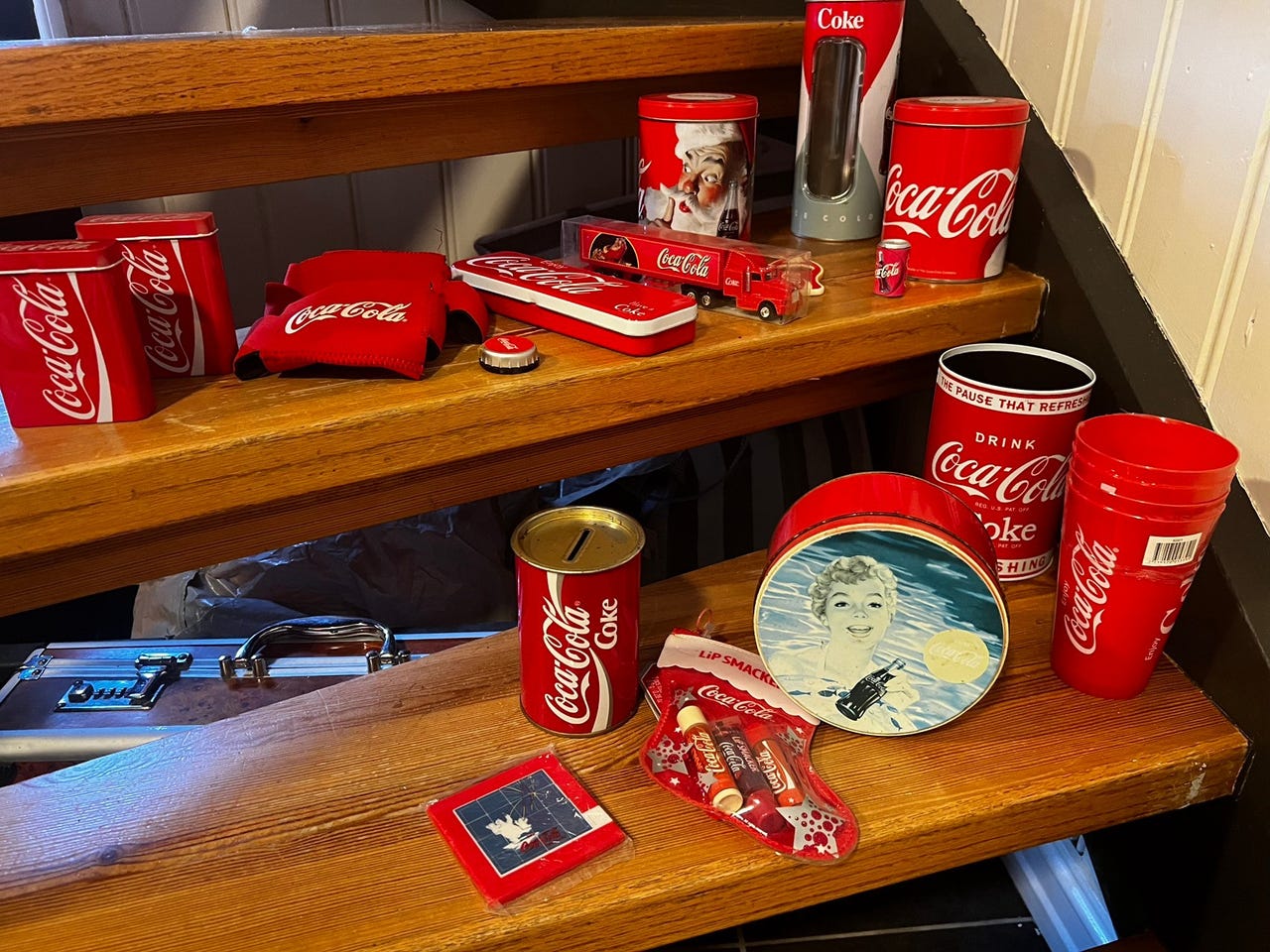 Liten samling m coca cola ting | FINN-torget