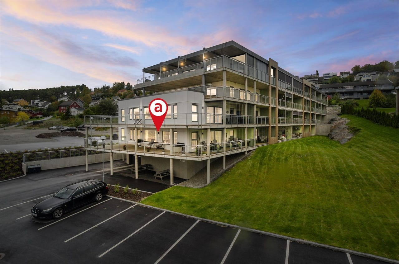 Ny 4-roms endedeleilighet. 75 kvm terrasse. Oppgradert standard. Vannb ...