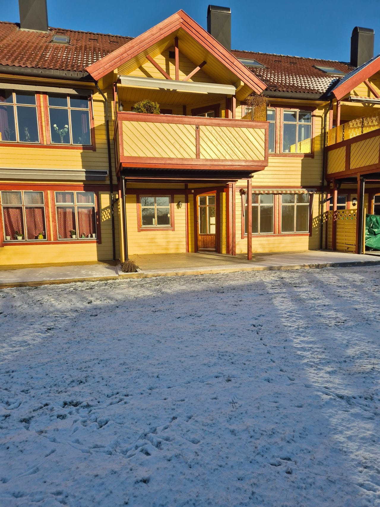 Sentral 2 roms i Ski sentrum m/parkering og terasse | FINN eiendom