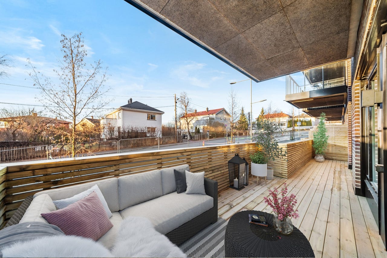 Attraktiv og nyoppført 5-roms med hybel! To terrasser - Garasjeplass m/lader - Høy standard ...