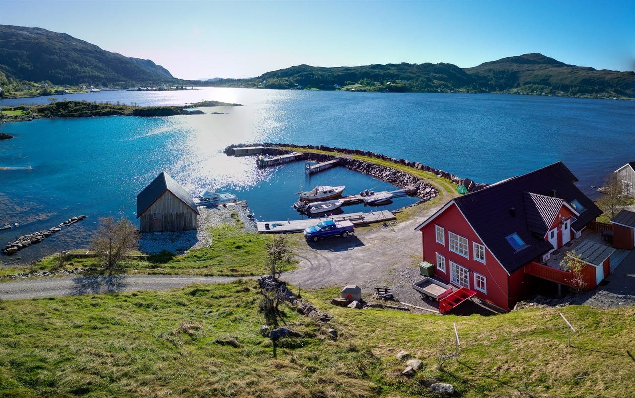 Bremanger - innholdsrik eiendom beliggende i naturskjønne omgivelser ...