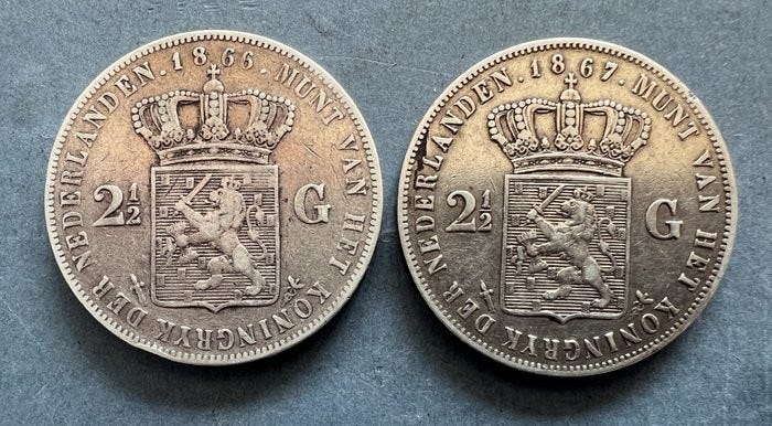 Nederland. Willem III. 2 1/2 Gulden 1866 en 1867 (totaal twee stuks ...