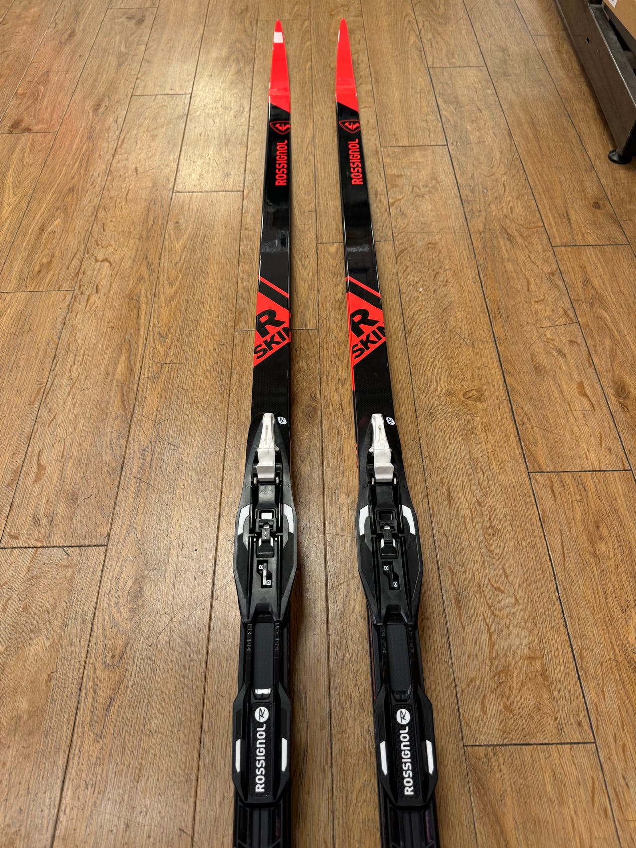 Rossignol R-Skin Pro Felleski med binding. Lengder: 186, 191, 198, 203 ...
