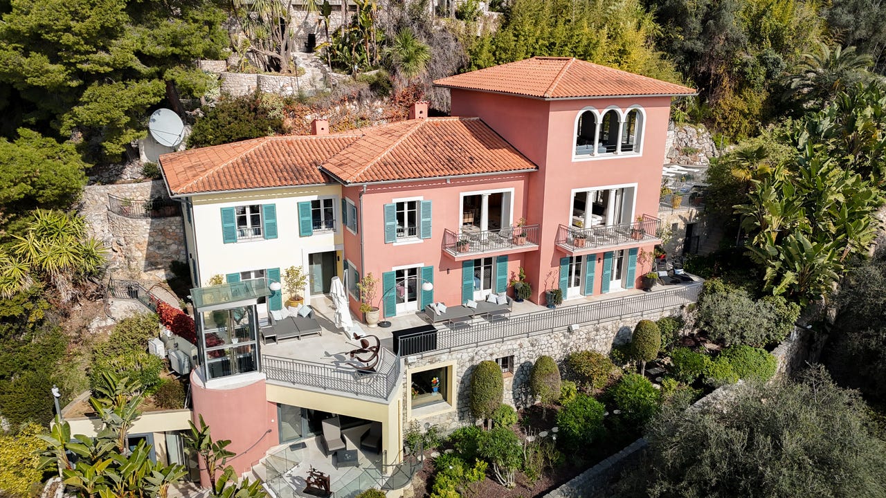 Eksklusiv villa beliggende i et av de mest ettertraktede områdene på ...