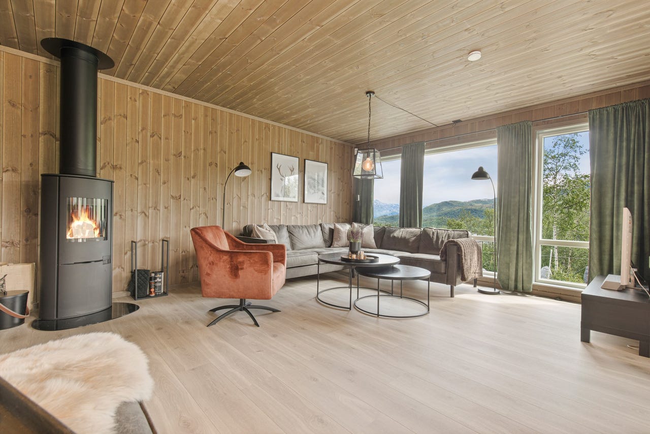 Ny og lekker hytte med hems i Tudalen hyttefelt fra 2023. Nært ...