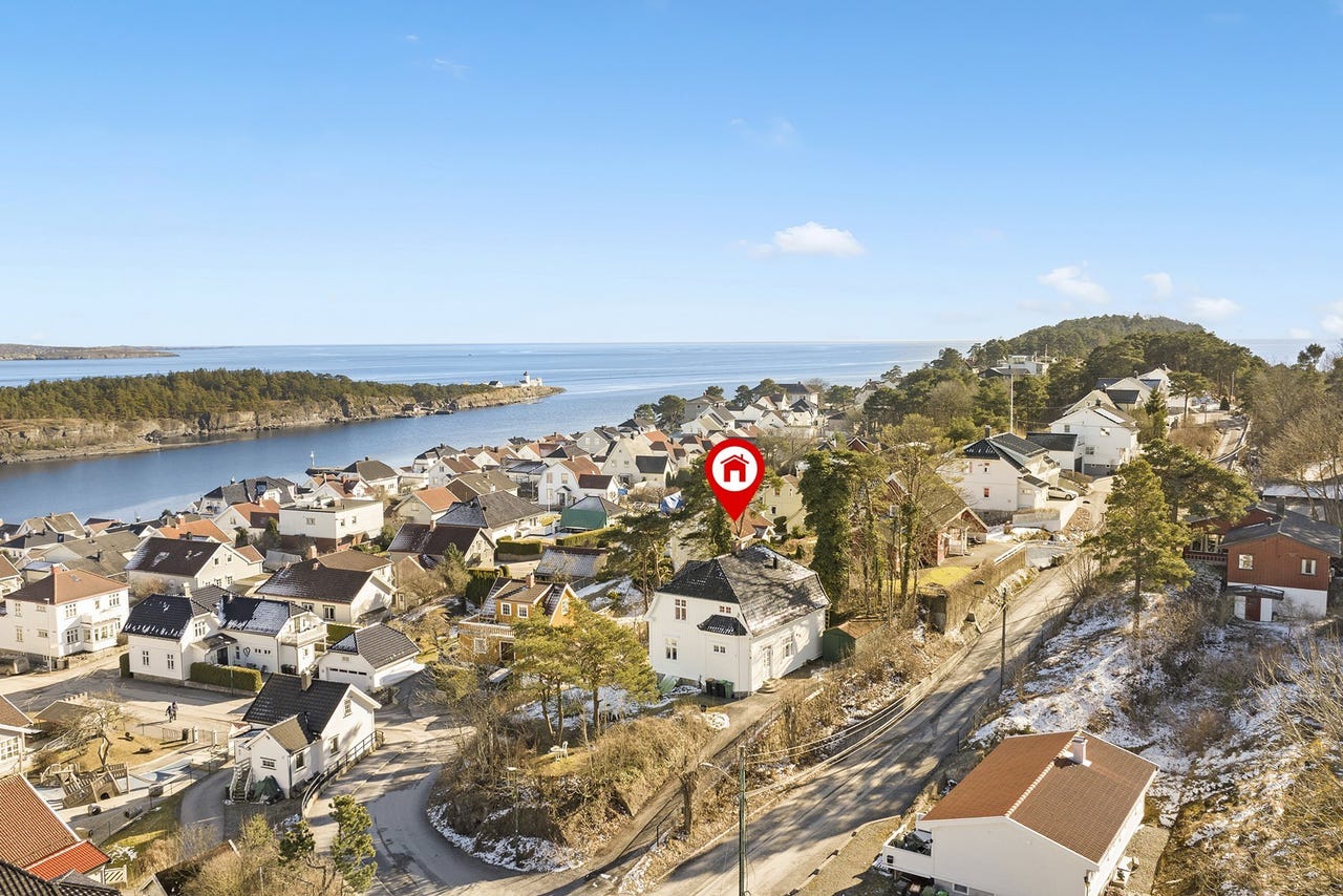 Tradisjonsrik villa med fin beliggenhet i Langesund! Fin utsikt mot ...