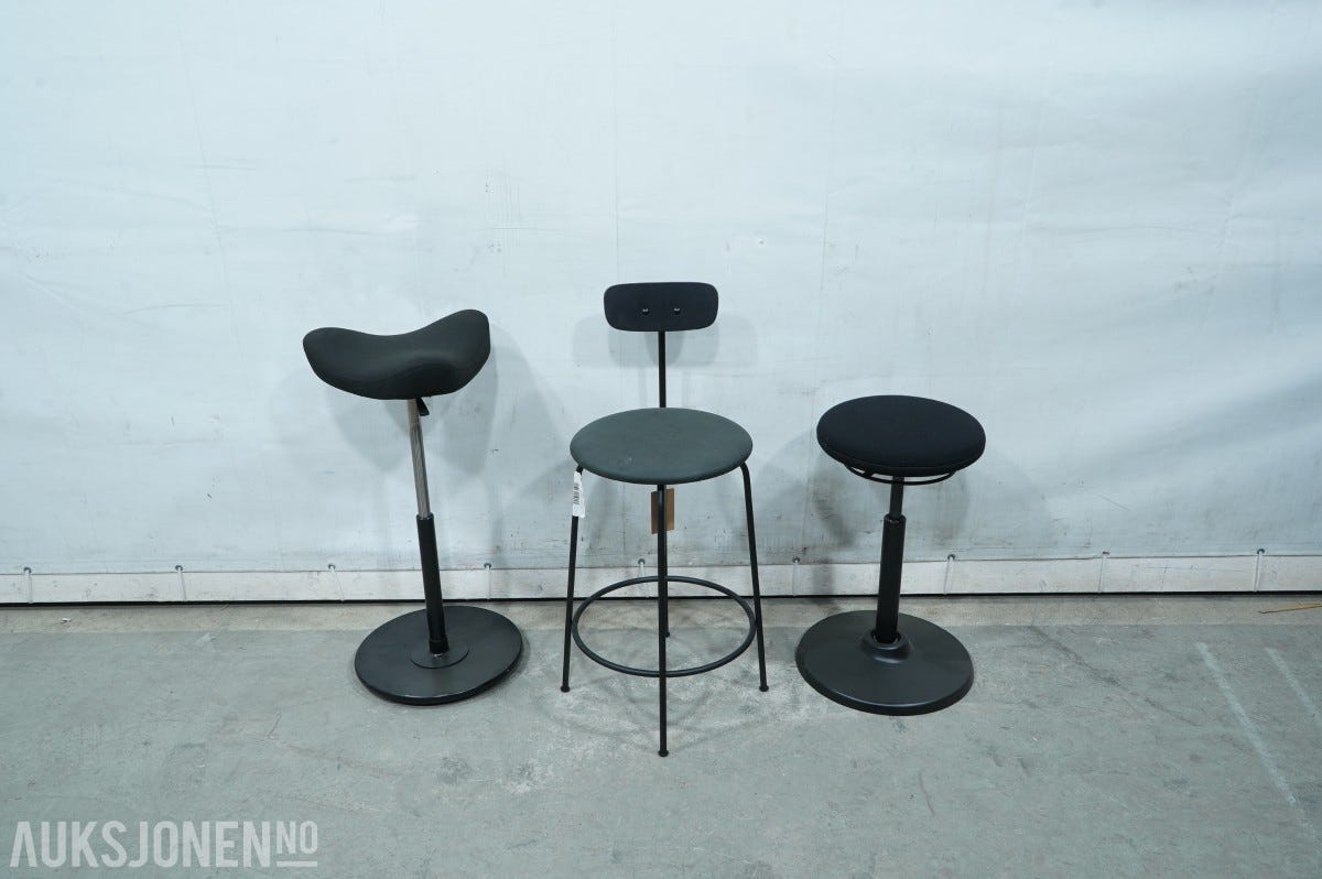 3.stk forskjellige krakker i forskjellige farger/materialer - Demo ...