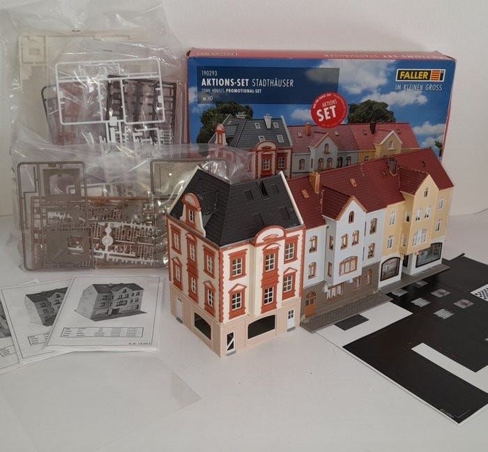 Faller H0 - 190293 - Modelltog-biler (1) - Byggesett, historisk sentrum ...