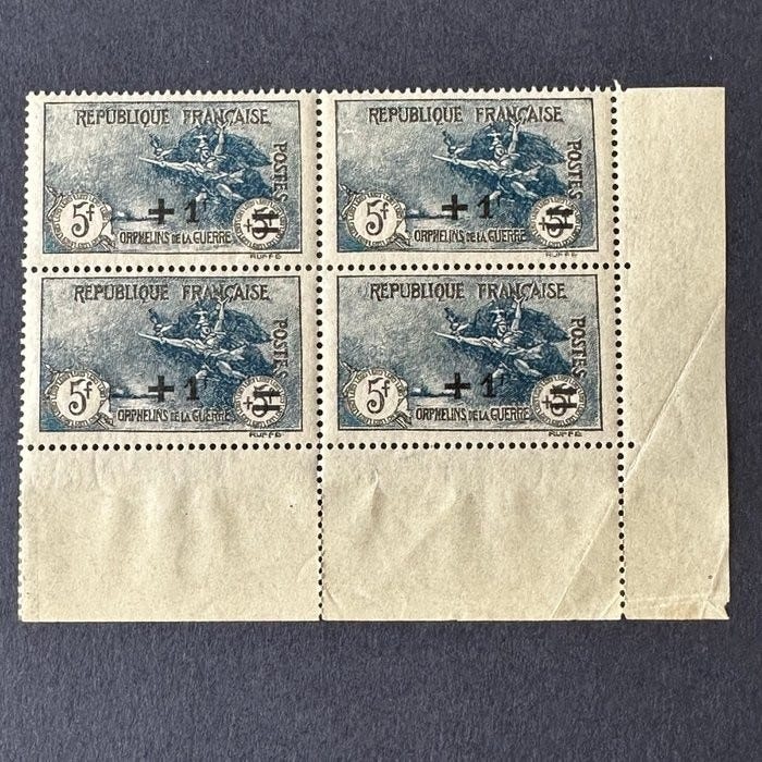 Frankrike - Y&T 169 "Orphans overloaded 5fr+1fr" blokk 4 i NYTT ** - TB ...