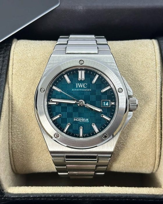 IWC - Ingenieur 40 Aqua Dial 2024 - IW328903 - Herre - 2020+ | FINN-torget