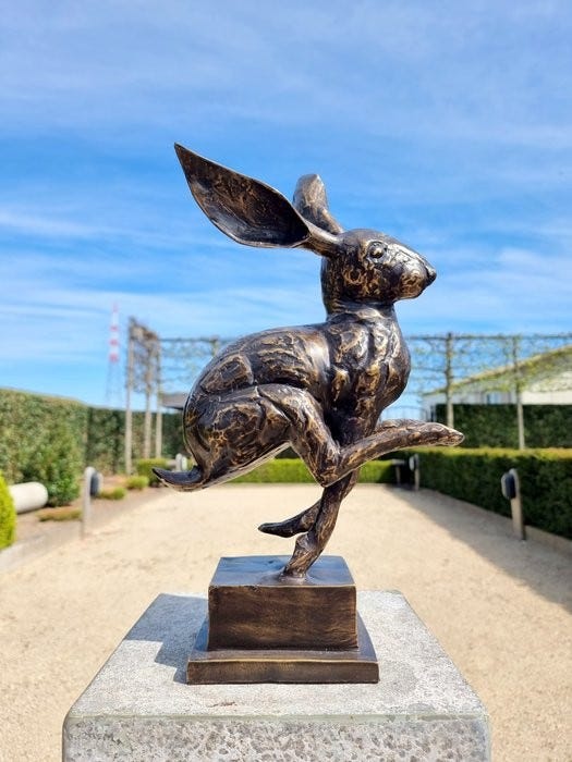 Figur - rennende haas - Bronse | FINN-torget