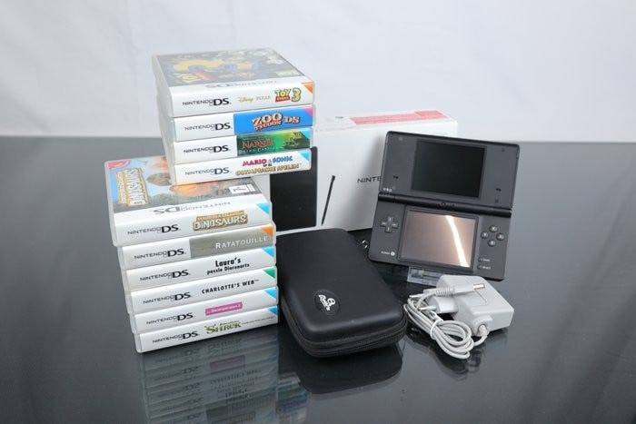 Nintendo - DSi - Bundle including 10 Games and Accessories - Håndholdt ...